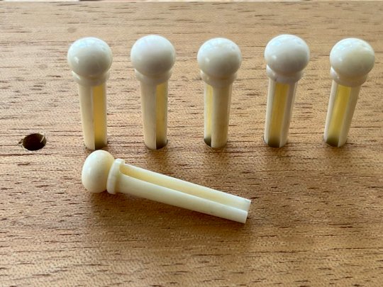 JP Guitars - Sales: 3 degree slotted bridge pins